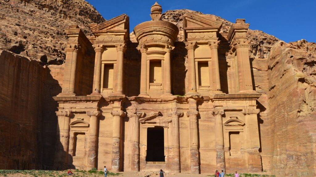 Petra além do Tesouro: monumentos imperdíveis da cidade dos Nabateus ...